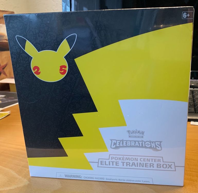 Pokémon Celebrations Exclusive ETB EN | Comprare su Ricardo