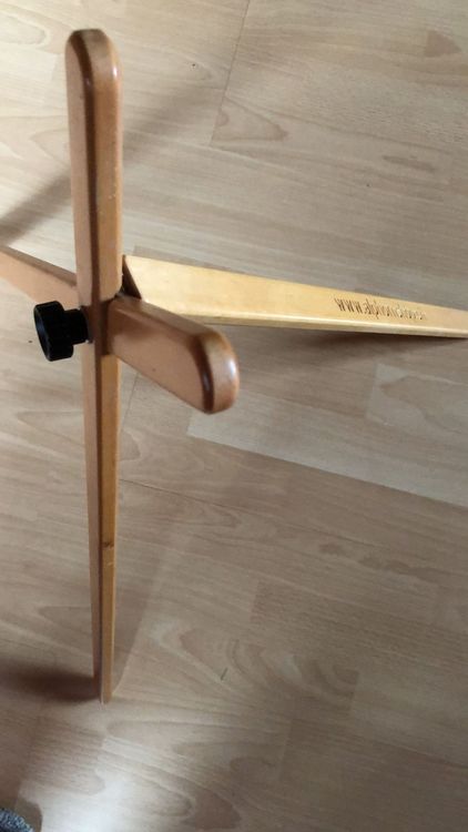 Alphorn Dreibein-Ständer (Gebraucht) in Glashütten für CHF 45 – mit ...