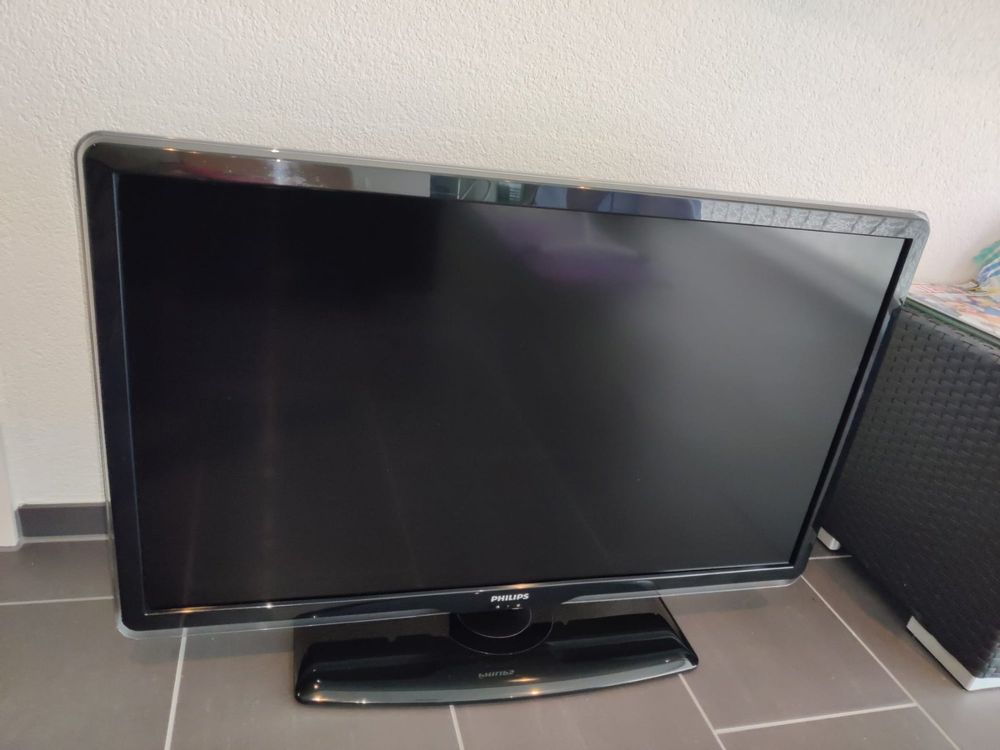 Fernseher Philips Full - HD Digital - 37 Zoll mit Ambilight (Gebraucht) in Lotzwil für CHF 80 ...