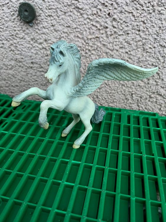 Schleich Pferd mit Flügel (Gebraucht) in Egg b. Zürich für CHF 4 – mit ...