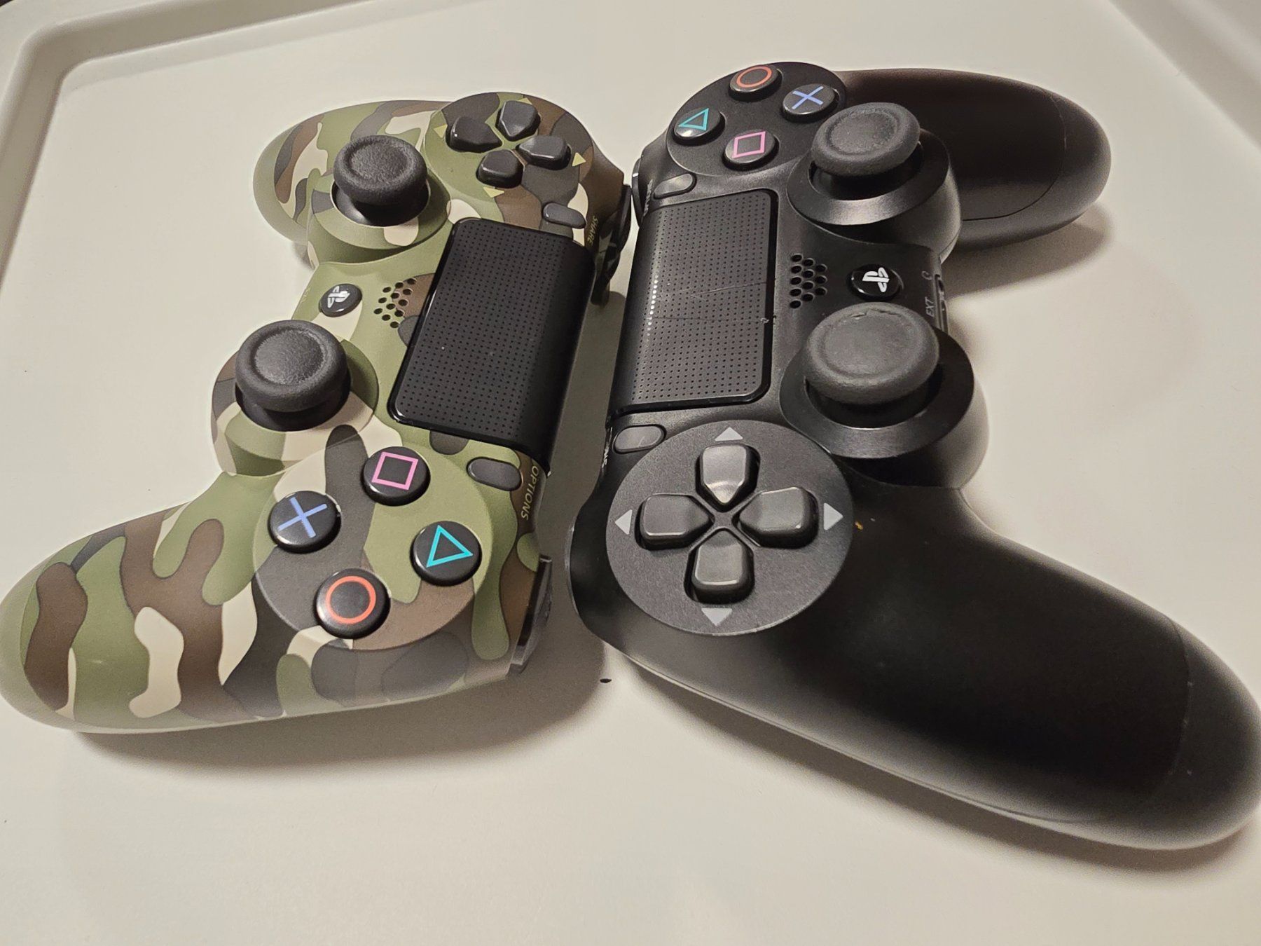 2 Original PlayStation 4 Controller (Gebraucht) in Basel für CHF 63 ...