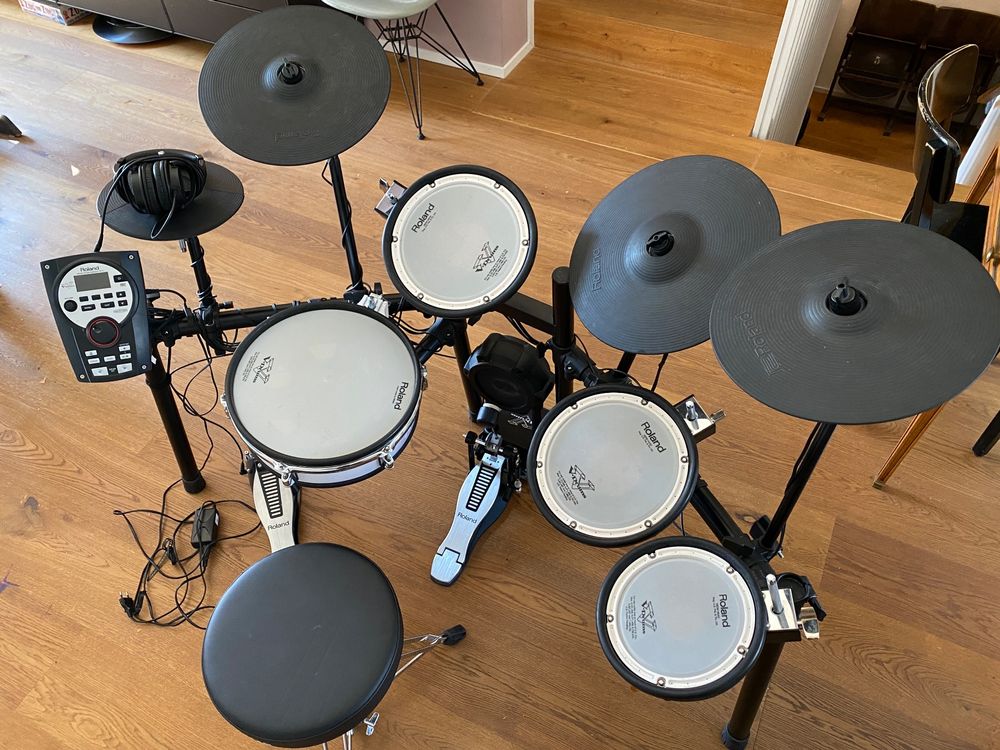 Roland TD-11 KV V-Drums-Set + hochwertige Zusatzkomponenten (Gebraucht ...