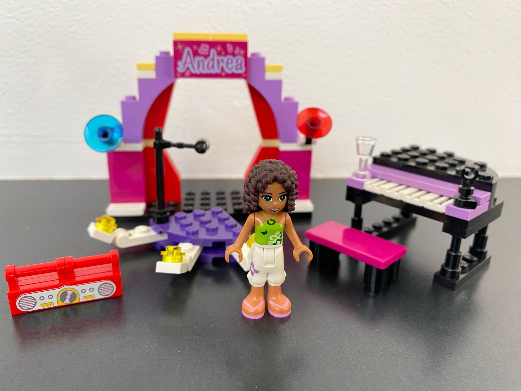 5 LEGO Friends: Bühne, Labor, Karatestudio, Brunnen, Atelier (Gebraucht ...