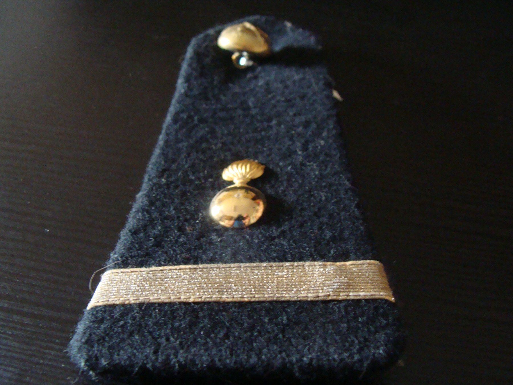 Epaulette militaire (D'occasion) à Cuarny pour CHF 3 – avec livraison ...