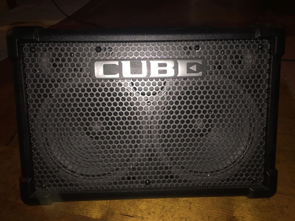 Ampli Roland Cube Street EX (Neu (gemäss Beschreibung)) in Lajoux JU für CHF 400 – mit Lieferung ...