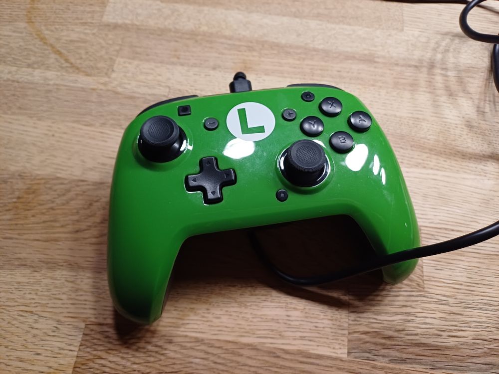 Nintendo Switch Controller Luigi (Gebraucht) in Brienz BE für CHF 19 ...