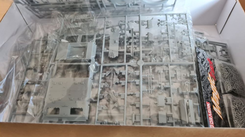 1:35 Panzer III Ausf G Afrika Korps & Figuren - Dragon 9116 (Gebraucht ...