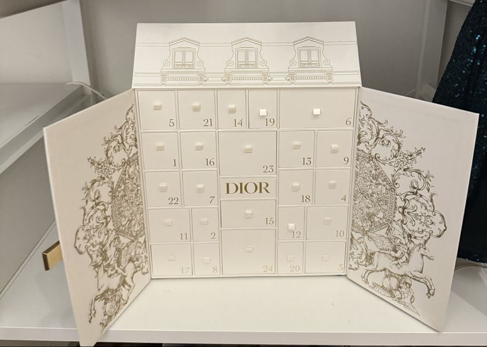 Dior Advent Calendar 🎄🎁 (Neu und originalverpackt) in Wädenswil für CHF ...