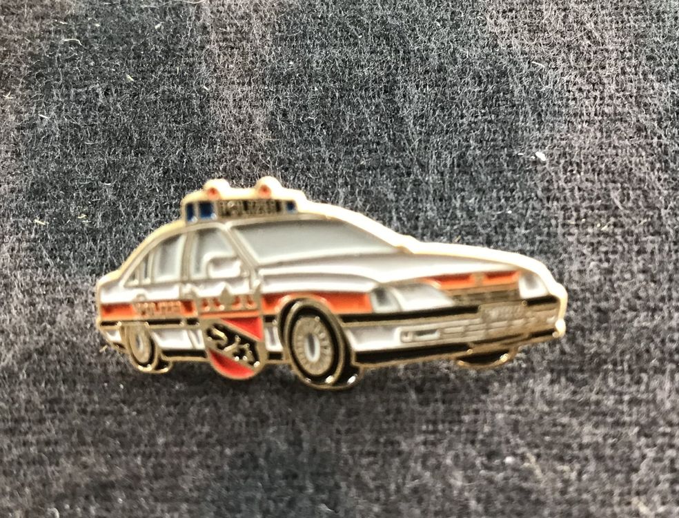 PIN POLIZEI AUTO (Gebraucht) in Ostermundigen für CHF 2.2 – mit Lieferung auf Ricardo kaufen