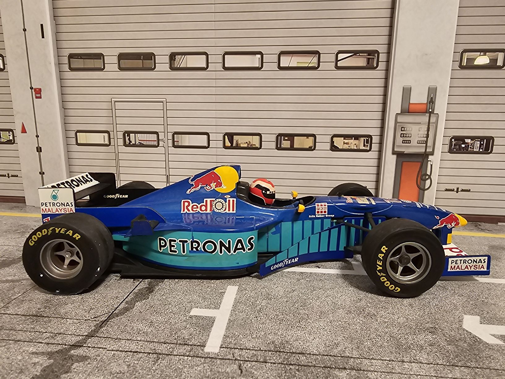 Red Bull Sauber Petronas C16 1997 Massstab 1:18 (Gebraucht) in Wetzikon ...