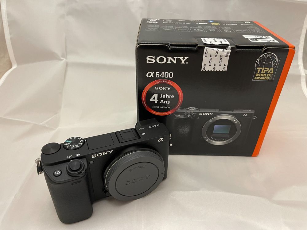 Sony Alpha 6400 mit Sigma 18-50mm 2.8 (nur 624 Auslösungen) (Gebraucht ...