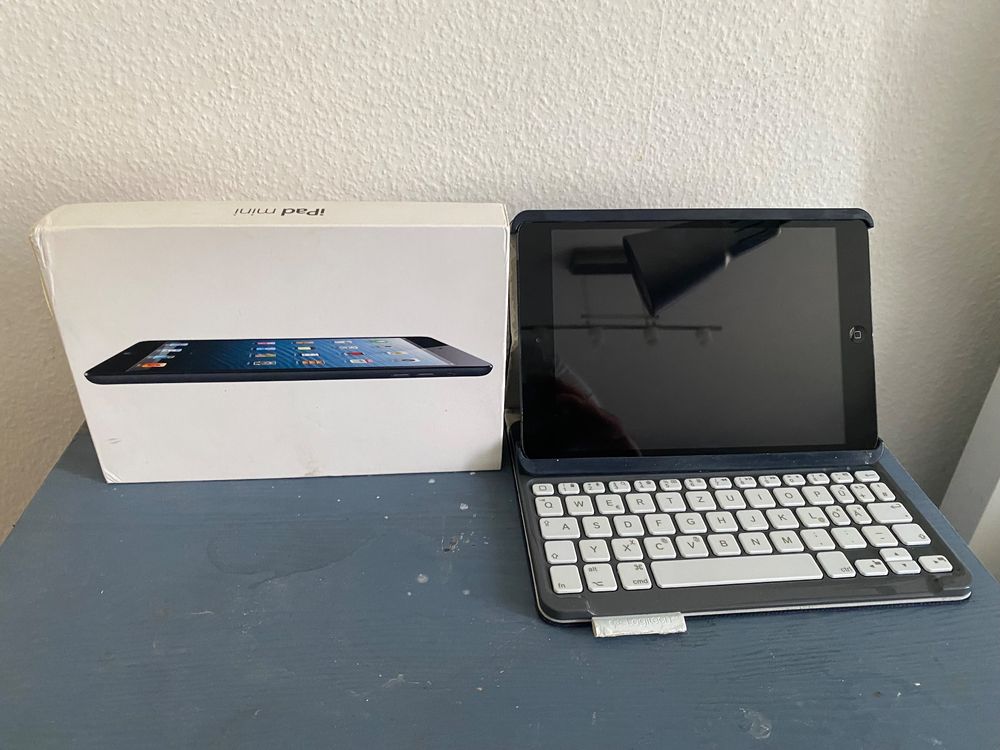 iPad mini 1 Wi-Fi Cellular 64GB Black mit Tastatur (Gebraucht) in ...