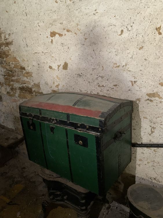 Coffre ancien vert, à restaurer, parfait pour le rangement (Gebraucht) in Lausanne für CHF 50 ...