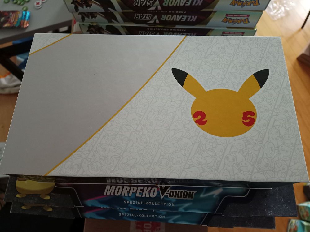 Pokemon Ultra Premium Collection Box LEER | Kaufen auf Ricardo