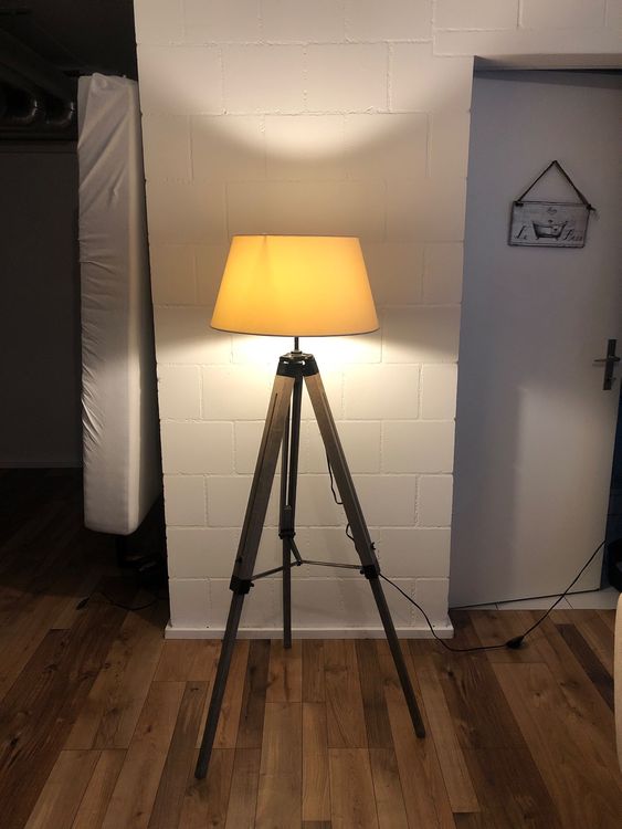 Stehlampe ab 1.- (Gebraucht) in Wetzikon ZH für CHF 11 – nur Abholung auf Ricardo kaufen