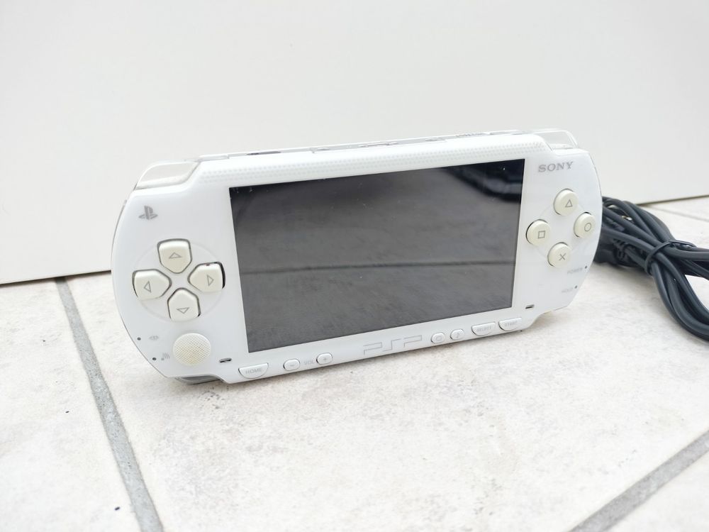 Sony PSP 1004 in weiss mit Ladekabel ab 1.- (Gebraucht) in Wil SG für ...