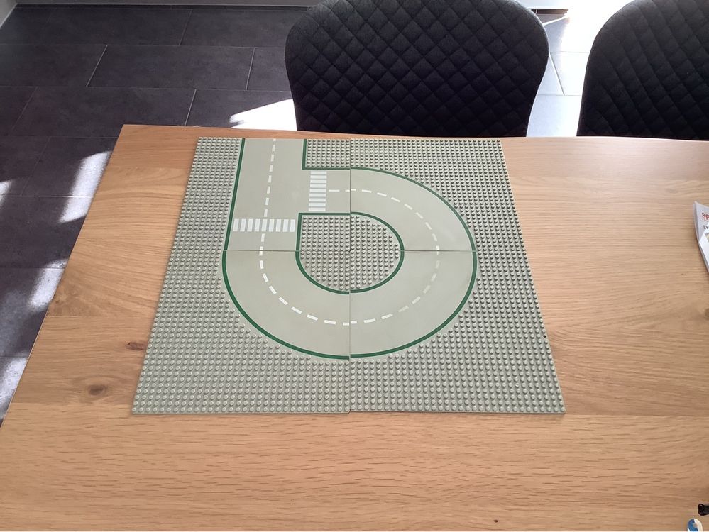 Lego Grundplatten Stassenplatten 4x (Gebraucht) in für CHF 28 – mit ...