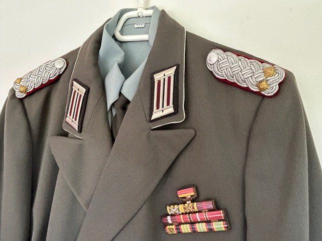 Uniform Oberleutnant Wachregiment Dzierzynski (Stasi) DDR (Gebraucht ...