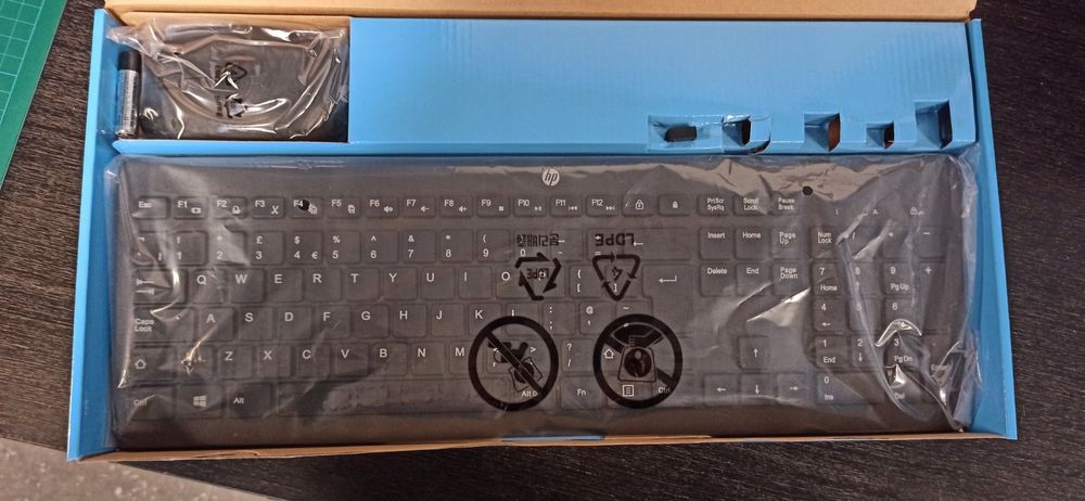 HP 230 Wireless Mouse and Keyboard Combo (english version) | Kaufen auf ...