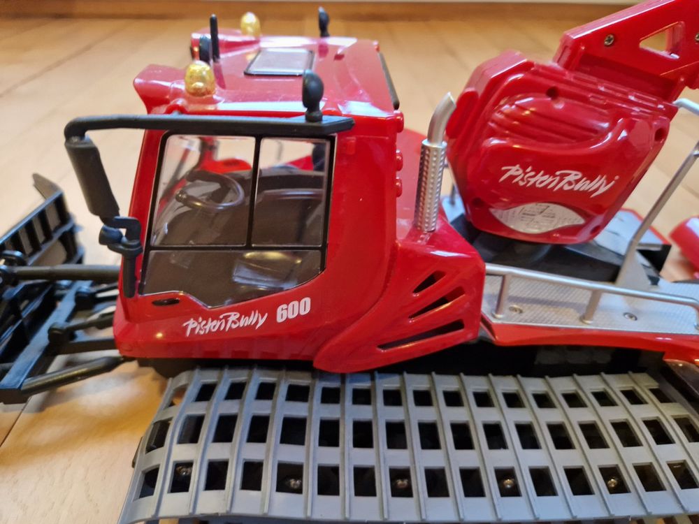 Dickie Toys RC Pistenbully 600 ferngesteuert (Gebraucht) in Zürich für ...