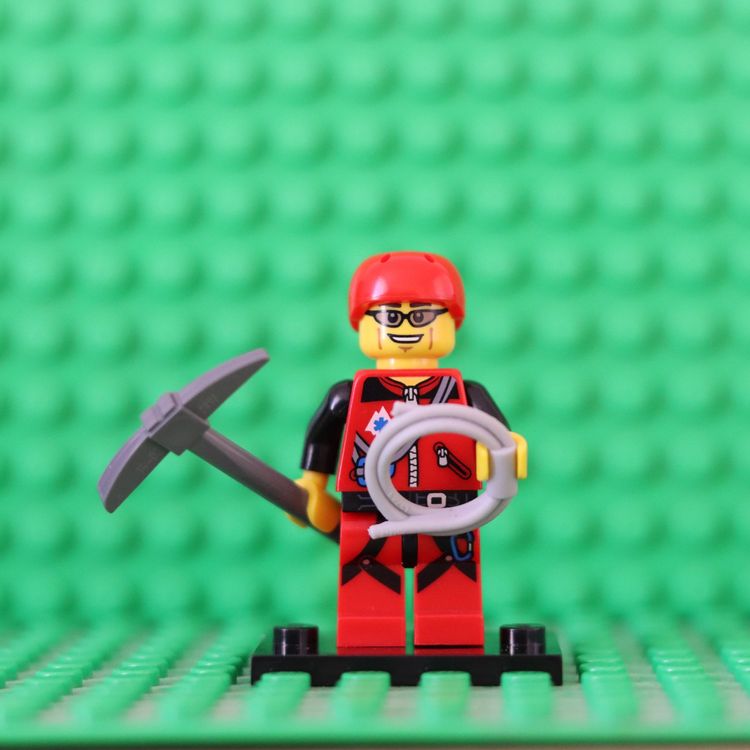 LEGO, Minifigures Series 11, Mountain Climber (Gebraucht) in Luzern für ...