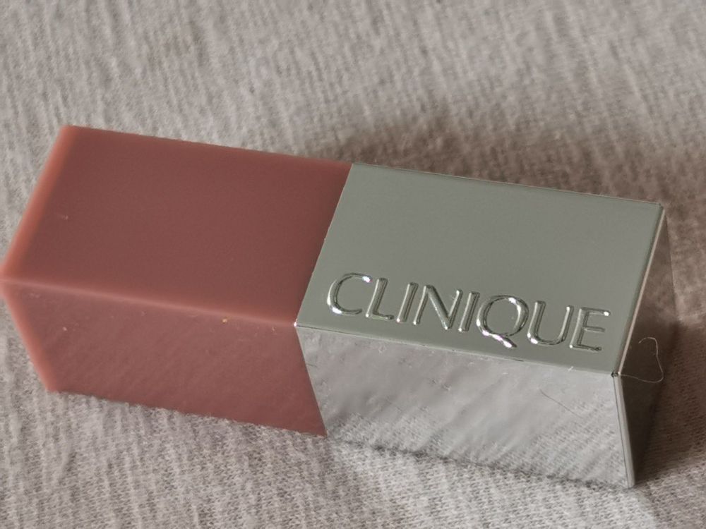 Clinique Rouge Intense + Base Nr. 02 (Gebraucht) in Zürich für CHF 8 ...