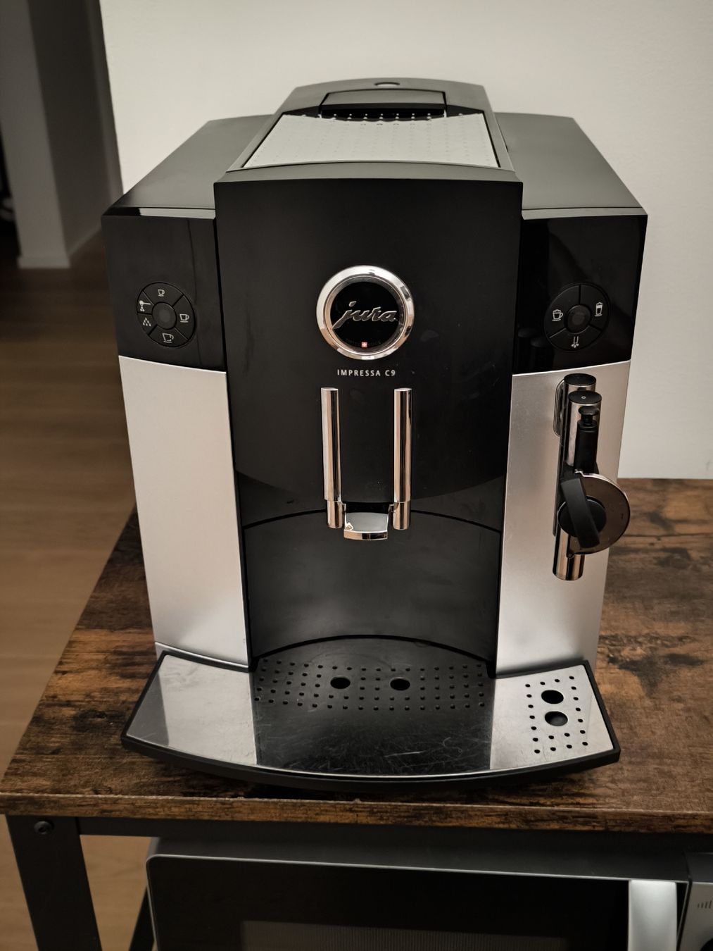 Jura Impressa C9 – Kaffeevollautomat – frisch gereinigt (Gebraucht) in ...