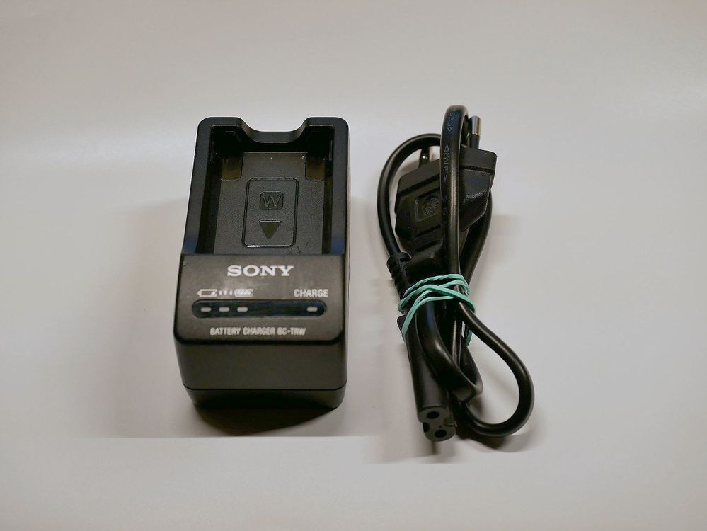 Sony BC TRW für Akku FW50 zu Sony RX1 RIII Alpha 6400/6600 (Gebraucht ...