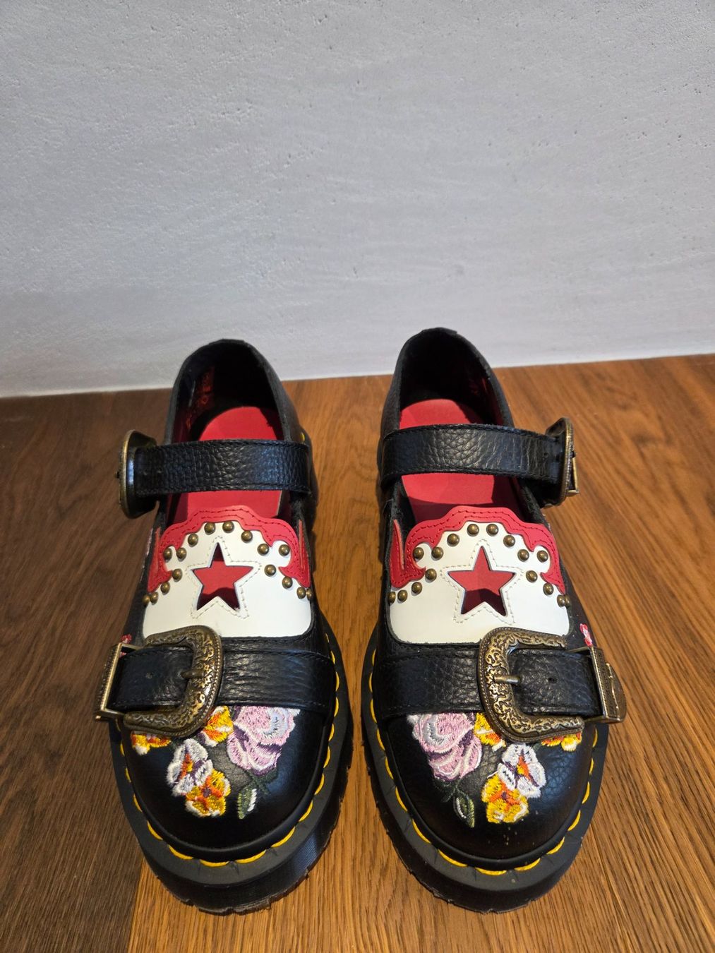 Dr. Martens Mukai Mary Jane – Grösse 37 – mit Stickereien & (Gebraucht ...