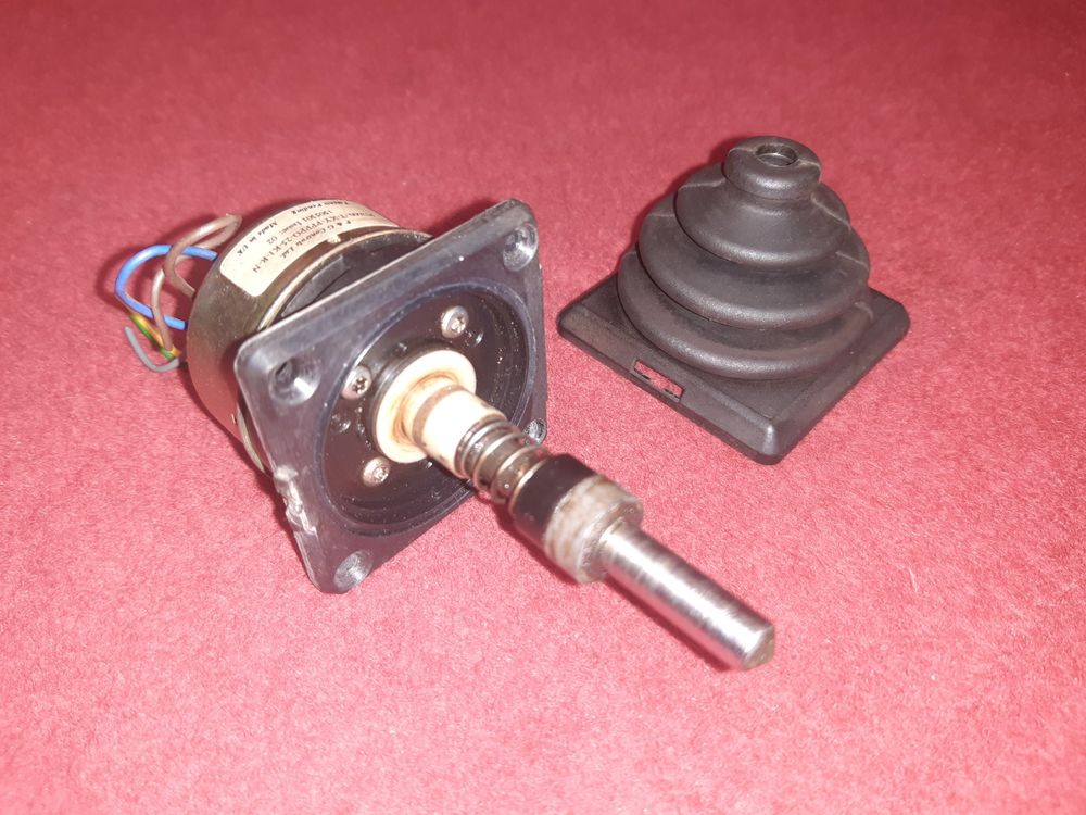 Schalter, Taster, spannendes Elektronikteil??? | Kaufen auf Ricardo