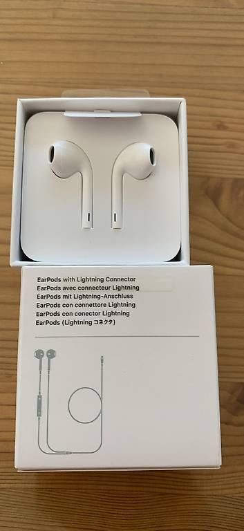 EarPods with Lightning Connector White (Gebraucht) in Basel für CHF 18 ...