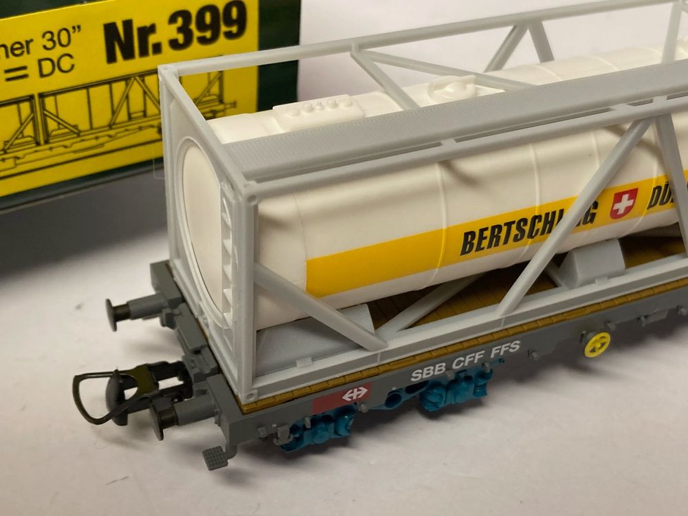 2ß HAG 300 Sgs Tankcontainer 30" Bertschinger Dürrenäsch (Gebraucht) in ...