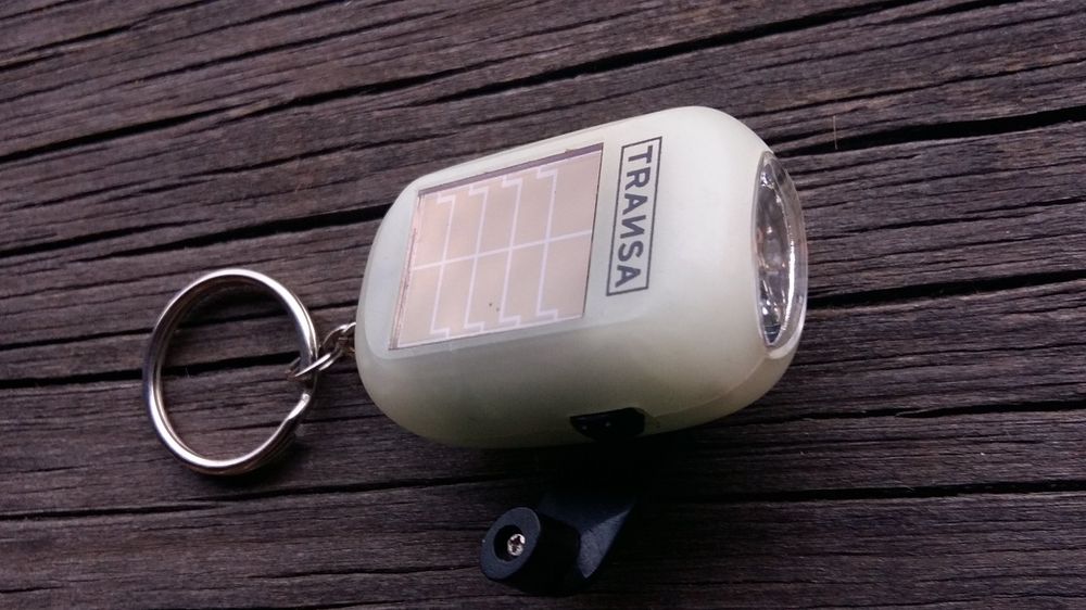 TRANSA Solar Schlüsselanhänger Taschenlampe LED mit Dynamo (Neu (gemäss ...