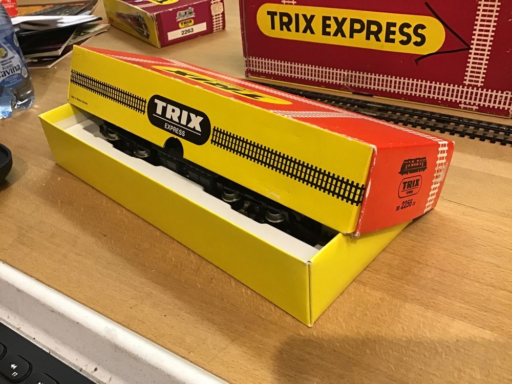 TRIX EXPRESS SYSTEM 2256 V200 HO GLEICHSTROM (Gebraucht) in Männedorf ...