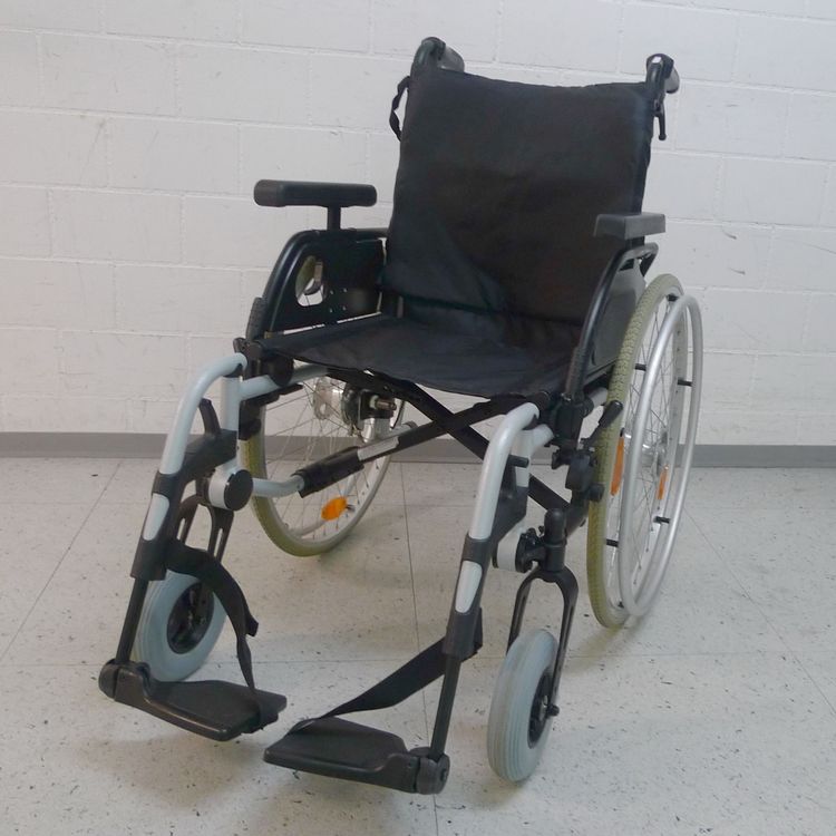 Rollstuhl Breezy, SB 46 cm, nur CHF 199 | Kaufen auf Ricardo