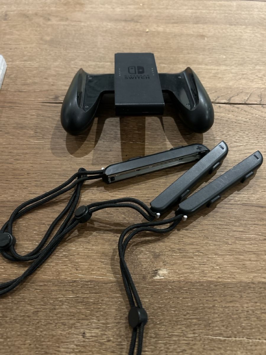 Nintendo Switch - + Mario Game - Good Condition (Gebraucht) in Maur für ...