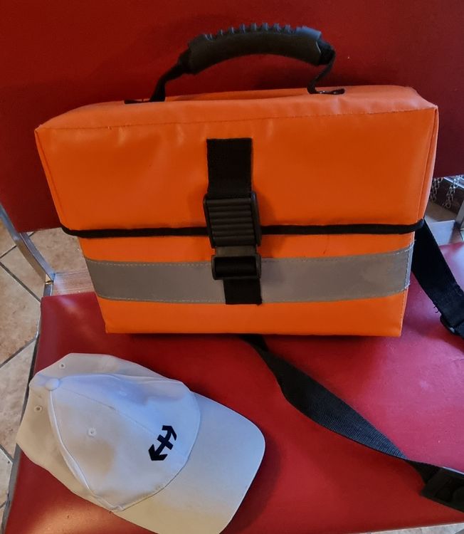 Schöne Orange SBB Tasche mit Inhalt. (Gebraucht) in Willisau für CHF 65 ...