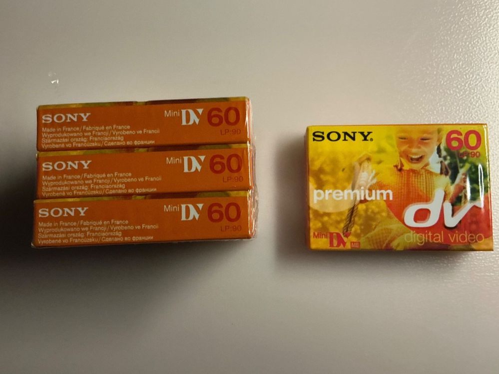 4 Stk neue SONY MiniDV Kassetten von SONY (Neu und originalverpackt) in ...