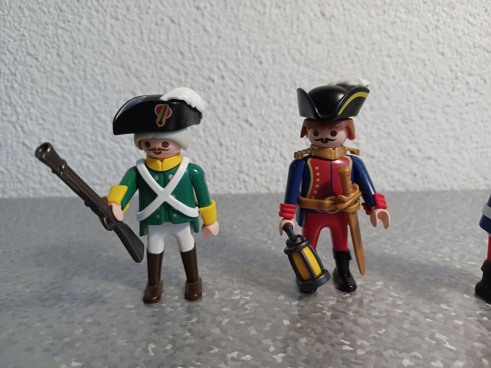 3 verschiedene Playmobil Soldaten/Ritter (Gebraucht) in Hagendorn für CHF 4 – mit Lieferung auf ...
