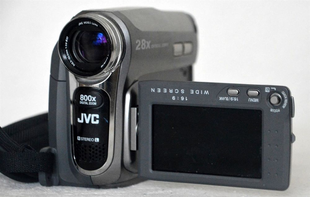 Camcorder / caméscope JVC GR-D720E MiniDV (Defekt) in Collonges für CHF 20 – mit Lieferung auf ...