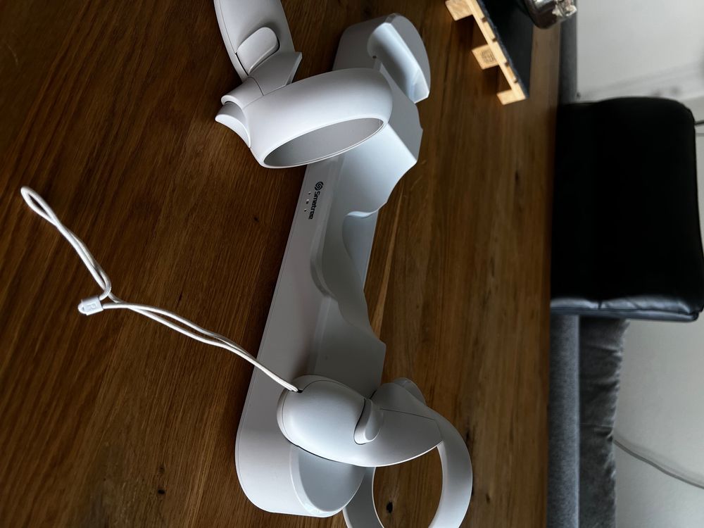 Meta quest 2 + charger station (Neu (gemäss Beschreibung)) in ...