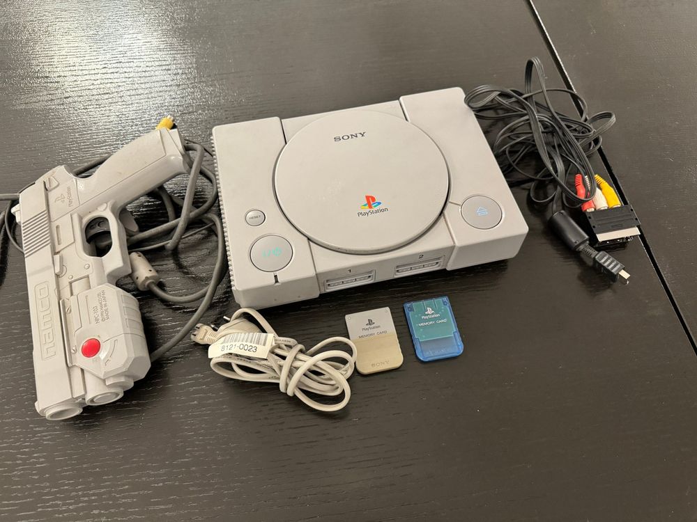 PlayStation 1 - erste Generation PS, PS1, läuft mit Zubehör (Gebraucht ...
