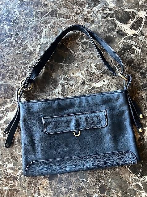 Ana Blum Ledertasche (Gebraucht) in Burg im Leimental für CHF 50 – mit ...