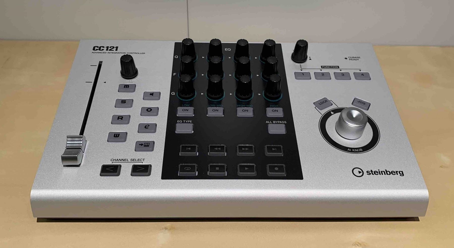 Steinberg CC121 DAW-Controller (D'occasion) à Lutry pour CHF 169 – avec ...