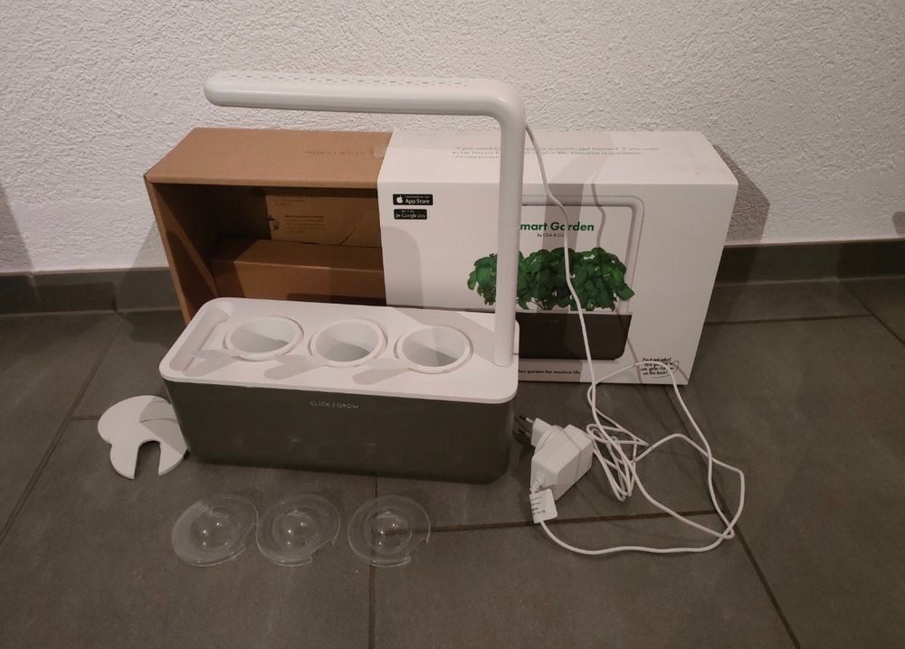 Click and Grow Smart Garten 3 (Gebraucht) in Sennwald für CHF 21 – mit ...