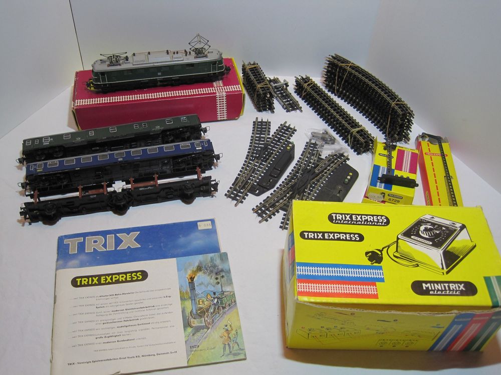 TRIX EXPRESS Zugset mit E-Lok, Wagen, Schienen, Trafo e011 | Kaufen auf ...