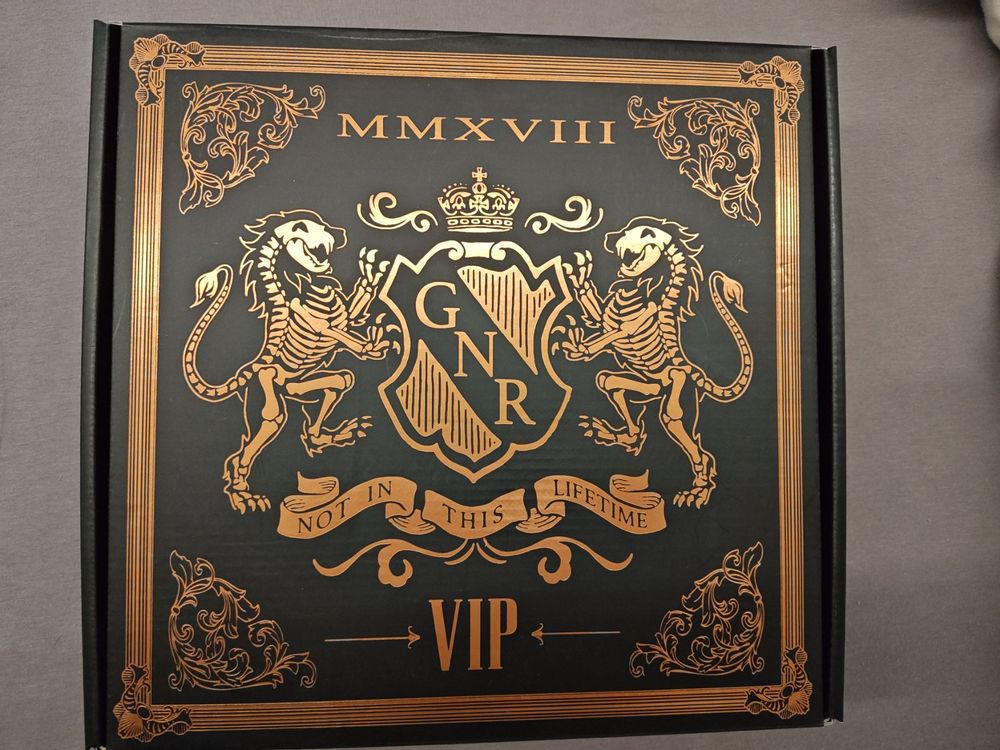 Guns N' Roses VIP Fan Box 2018 Rarität Sammler (Neu und originalverpackt) in Hinwil für CHF 49 ...
