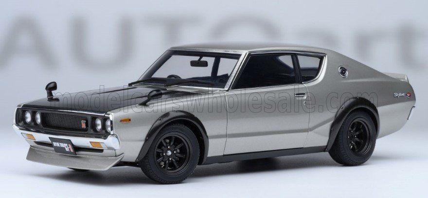NISSAN SKYLINE 2000 GT-R (KPGC110) TUNED VERSION silber 1/18 (Neu und originalverpackt) in ...