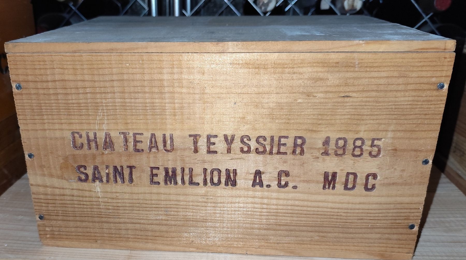 6 x 1985 Chateau Teyssier Saint Emilion in OHK (Neu und originalverpackt) in Büsserach für CHF ...