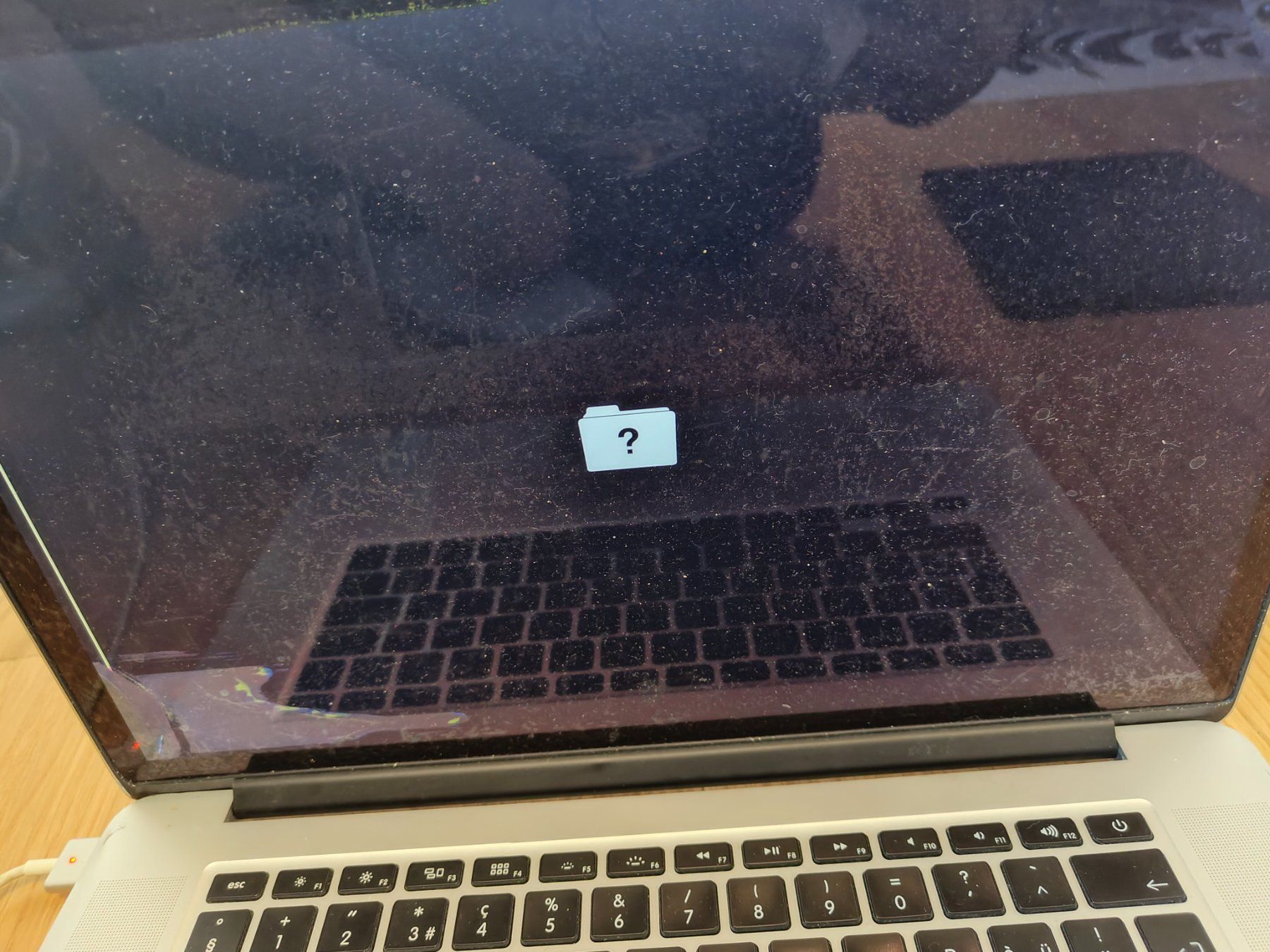 MacBook Pro 15" L2013 - broken screen, read desc (D'occasion) à Savigny ...